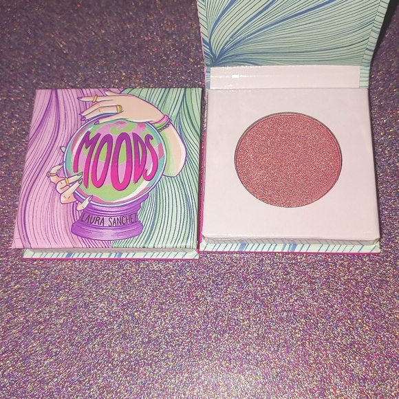 Laura Sanchez | Makeup | Moods Single Eyeshadow Compact Laura Sanchez ...